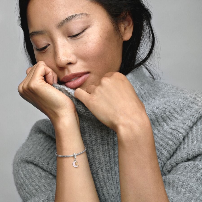 Charm Pandora Colgante oro 14k Llave & Luna 762985C01 - Joyerías Sánchez