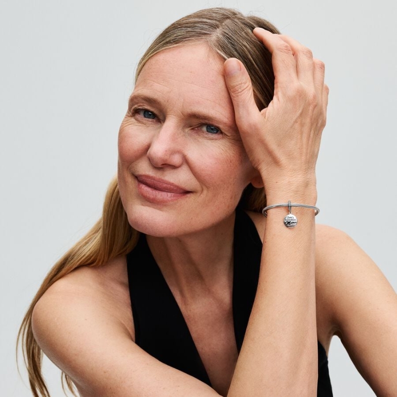 Charm Colgante Pandora Grabable Mamá 793204c01 - Joyerías Sánchez